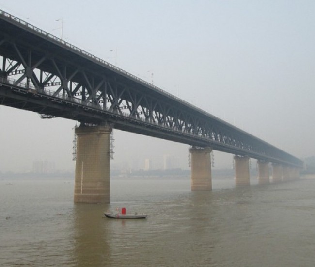 Egy Loch Ness-i szörnyhöz hasonló lényt láttak a Jangce folyóban - alon.hu