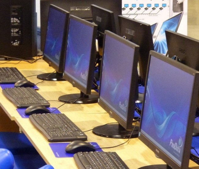 Még lehet jelentkezni az ingyenes informatikus képzésre - alon.hu