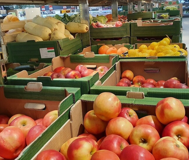 Továbbra is csökkenőben a boltok forgalma - alon.hu